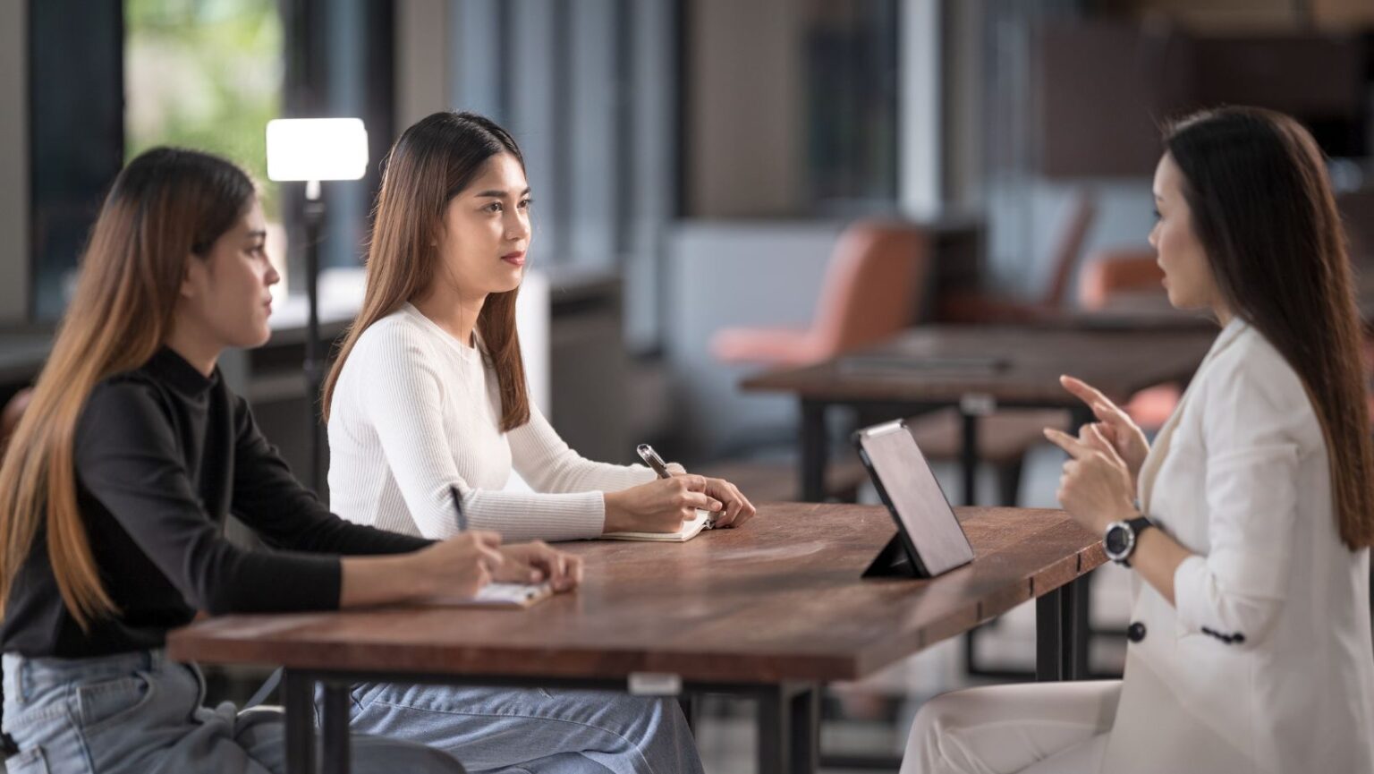 What is Applied Research? Definition, Types, Examples - Conference Inc.